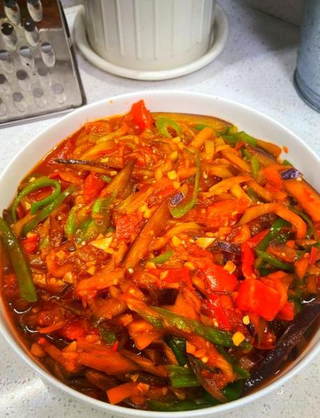 茄子西红柿怎么做好吃又简单_家常茄子西红柿做法-第1张图片-山城妙识