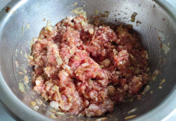 羊肉馅儿怎么做_羊肉馅儿怎么调不膻-第1张图片-山城妙识