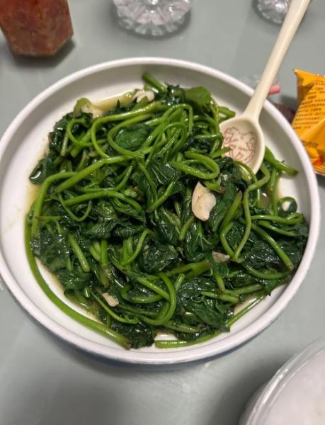 红薯叶怎么做好吃_红薯叶的家常做法-第2张图片-山城妙识