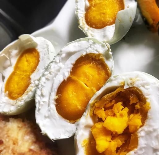 咸鸭蛋怎么吃最好吃_咸鸭蛋做法大全-第2张图片-山城妙识