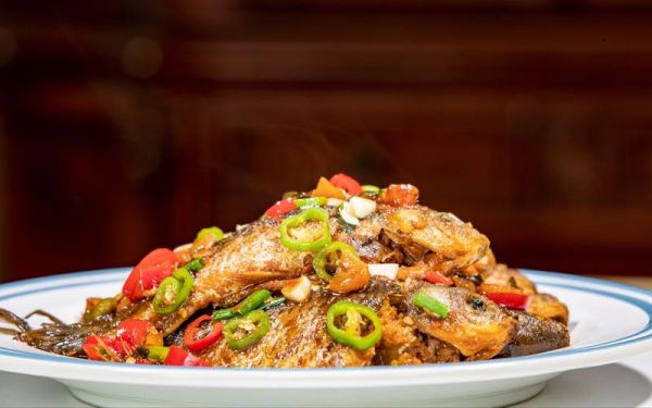 醋焖小鲫鱼怎么做_醋焖小鲫鱼最正宗的做法-第3张图片-山城妙识