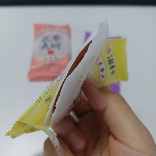 茯苓饼的功效与作用_茯苓饼的禁忌有哪些-第1张图片-山城妙识