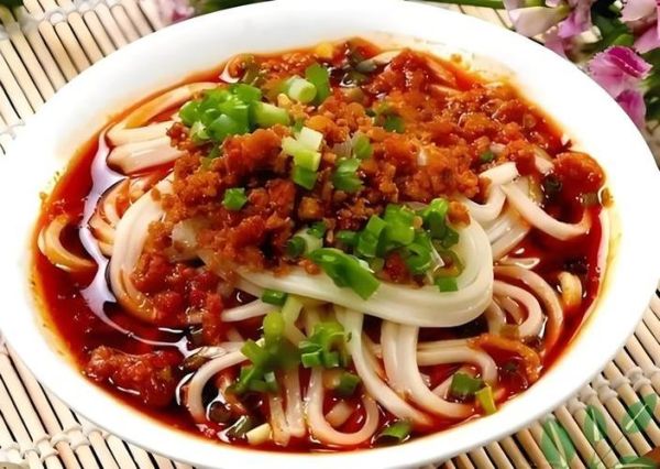 四川担担面面条怎么和面_手工碱水面条配方-第3张图片-山城妙识 四川担担面面条怎么和面_手工碱水面条配方-第3张图片-山城妙识