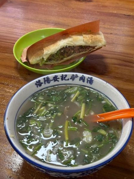 驴肉汤的功效与作用_驴肉汤适合什么人喝-第3张图片-山城妙识