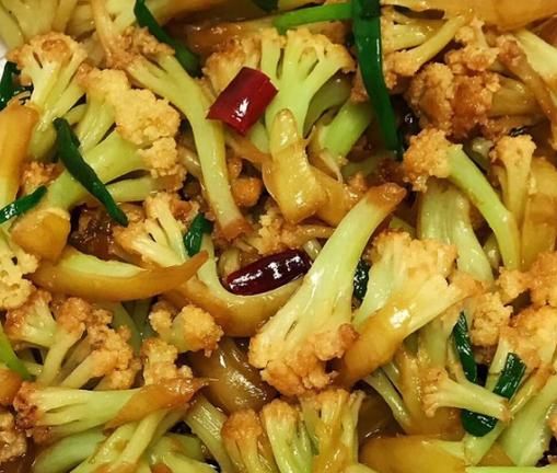 炒菜花用焯水吗_菜花焯水多久-第1张图片-山城妙识