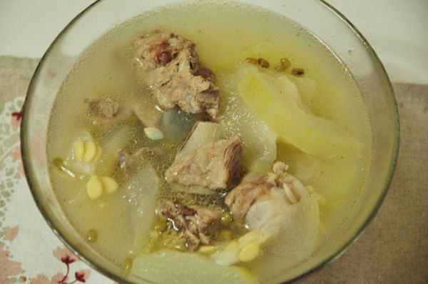 冬瓜绿豆排骨汤怎么做_冬瓜绿豆排骨汤的功效-第3张图片-山城妙识
