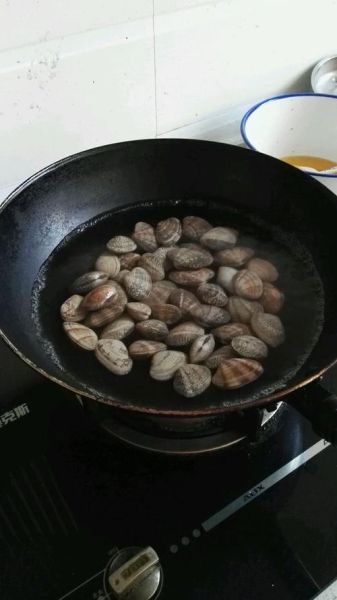 花甲里面黑色的是屎吗_花甲黑色物质能吃吗-第3张图片-山城妙识