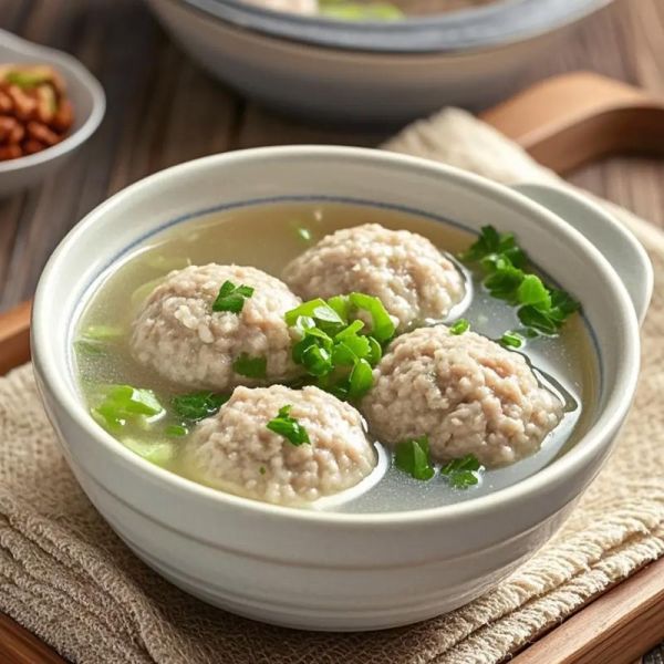 狮子头汤的家常做法_狮子头汤怎么炖不腥-第1张图片-山城妙识