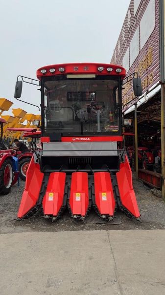 玉米收割机价格多少钱一台_玉米收割机图片及价格表-第1张图片-山城妙识