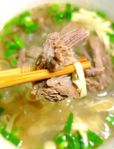 牛肉粉丝怎么做好吃_牛肉粉丝汤的家常做法窍门-第1张图片-山城妙识