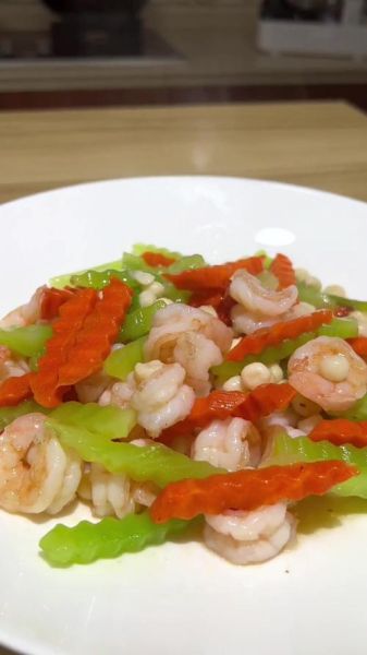 鸡头米炒虾仁的做法_鸡头米炒虾仁的营养价值-第3张图片-山城妙识