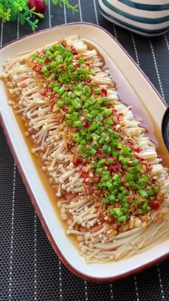 蒜蓉辣酱金针菇怎么做_蒜蓉辣酱金针菇的做法窍门-第2张图片-山城妙识