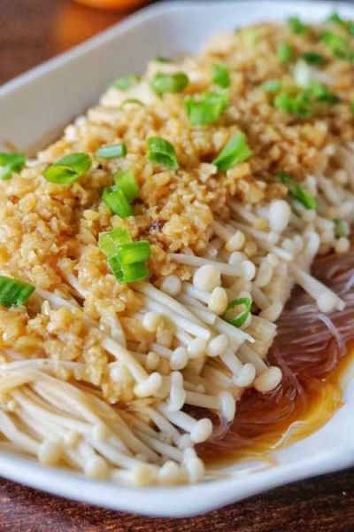 蒜泥蒸金针菇怎么做_蒸金针菇要不要焯水-第3张图片-山城妙识 蒜泥蒸金针菇怎么做_蒸金针菇要不要焯水-第3张图片-山城妙识