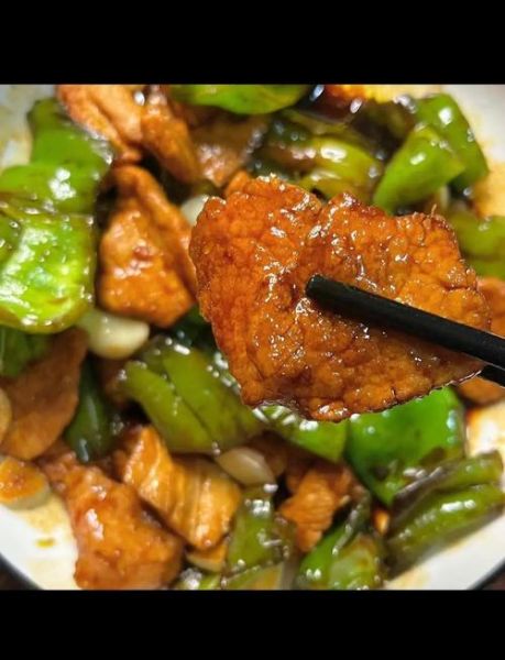 猪肉炒青椒怎么炒好吃_猪肉炒青椒的做法窍门-第1张图片-山城妙识