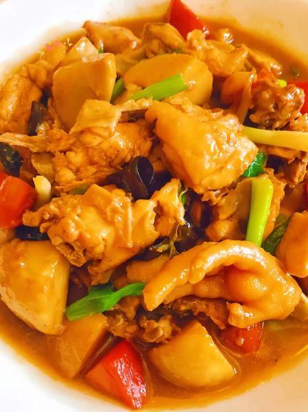 芋儿烧鸡怎么做_芋儿烧鸡正宗做法-第1张图片-山城妙识