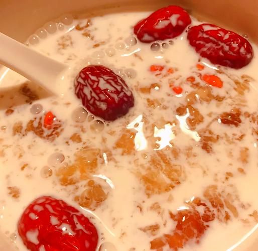 燕窝炖牛奶的做法_燕窝炖牛奶的功效-第2张图片-山城妙识