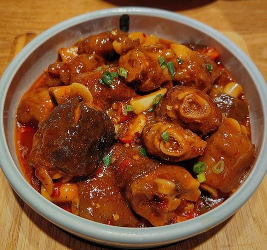 羊蹄怎么做好吃_羊蹄的做法大全视频-第2张图片-山城妙识