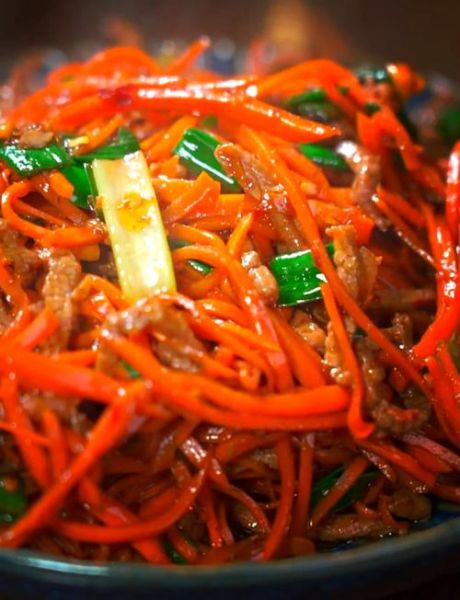 牛肉炒胡萝卜丝怎么炒才嫩_牛肉炒胡萝卜丝需要焯水吗-第1张图片-山城妙识