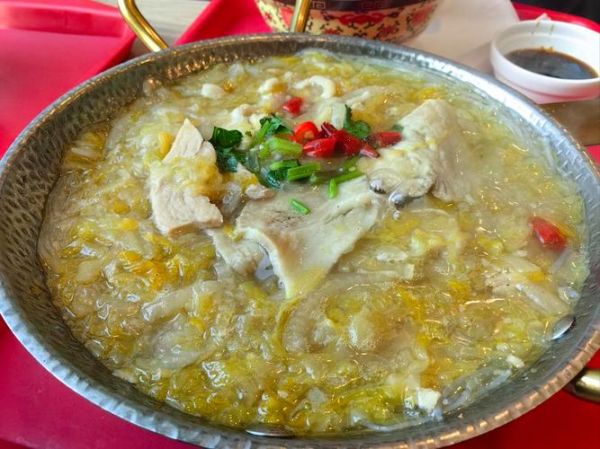 锅仔酸菜白肉怎么做_酸菜白肉锅仔正宗做法-第2张图片-山城妙识 锅仔酸菜白肉怎么做_酸菜白肉锅仔正宗做法-第2张图片-山城妙识