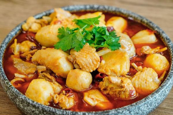 芋儿鸡怎么做好吃_芋儿鸡的家常做法窍门-第1张图片-山城妙识 芋儿鸡怎么做好吃_芋儿鸡的家常做法窍门-第1张图片-山城妙识