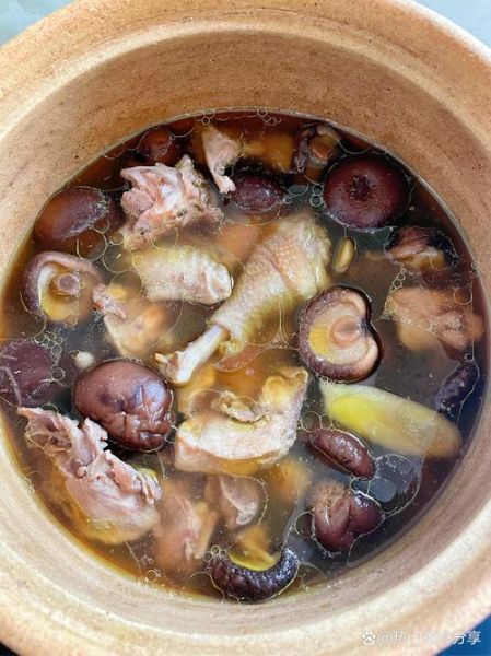 干香菇煲鸡汤的做法_干香菇需要提前泡多久-第3张图片-山城妙识