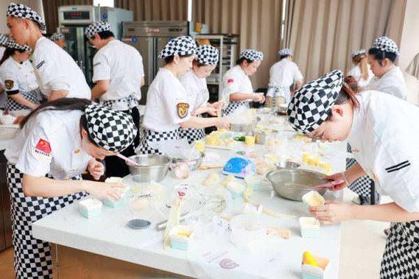 哪里有面点师培训班_面点师培训多少钱-第1张图片-山城妙识 哪里有面点师培训班_面点师培训多少钱-第1张图片-山城妙识