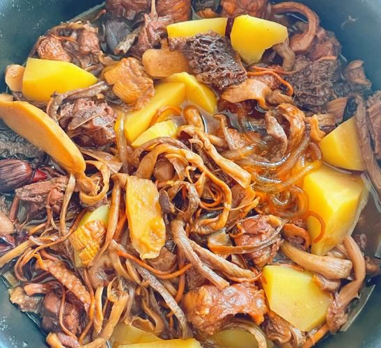 小鸡炖蘑菇是什么意思_小鸡炖蘑菇的梗出自哪里-第3张图片-山城妙识