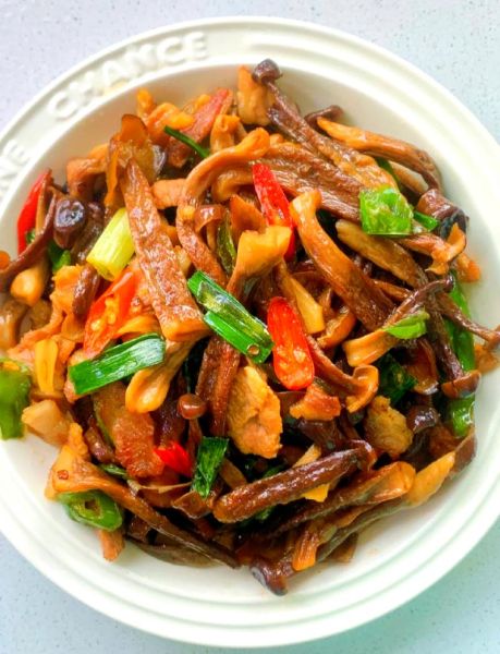 松茸炒肉怎么做_松茸炒肉的做法大全-第2张图片-山城妙识