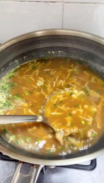 酸辣肚丝汤怎么做_家常酸辣肚丝汤做法视频-第1张图片-山城妙识