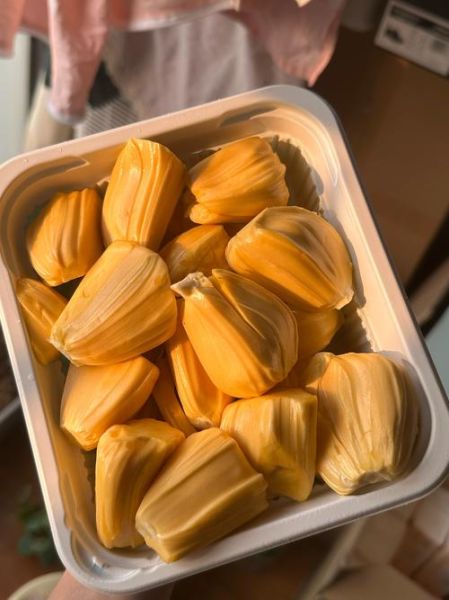 菠萝蜜怎么吃才正确_菠萝蜜怎么剥皮不浪费-第1张图片-山城妙识