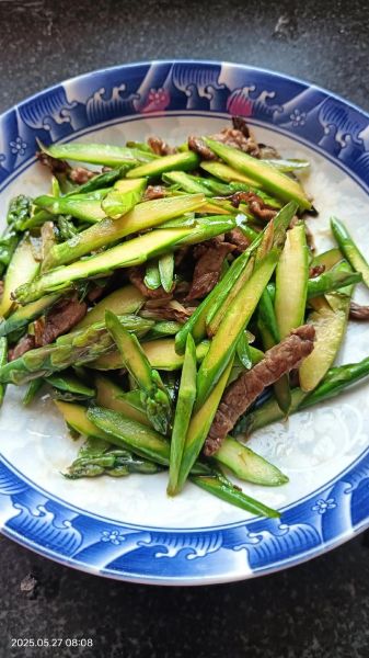 家常炒芦笋怎么做_芦笋焯水几分钟才脆绿-第2张图片-山城妙识