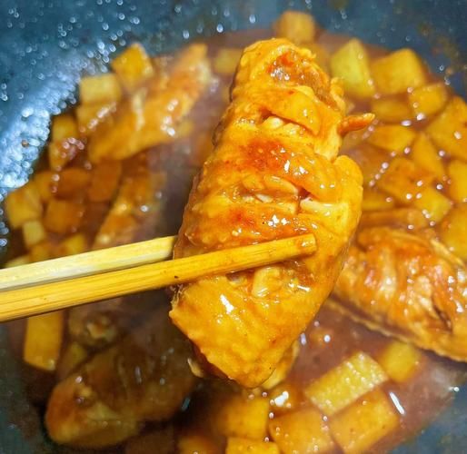 如何炖鸡翅好吃又简单_鸡翅炖多久才入味-第1张图片-山城妙识