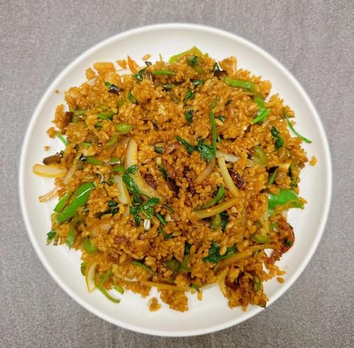 最简单的肉丝炒饭怎么做_家常肉丝炒饭需要哪些材料-第2张图片-山城妙识