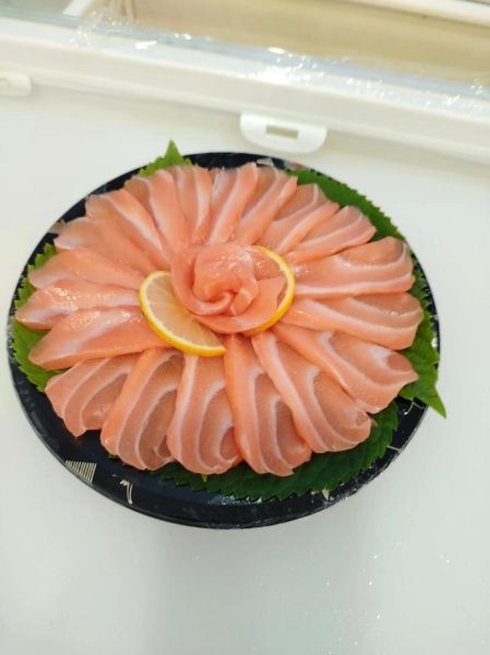 刺身三文鱼怎么做_三文鱼刺身切片技巧-第1张图片-山城妙识