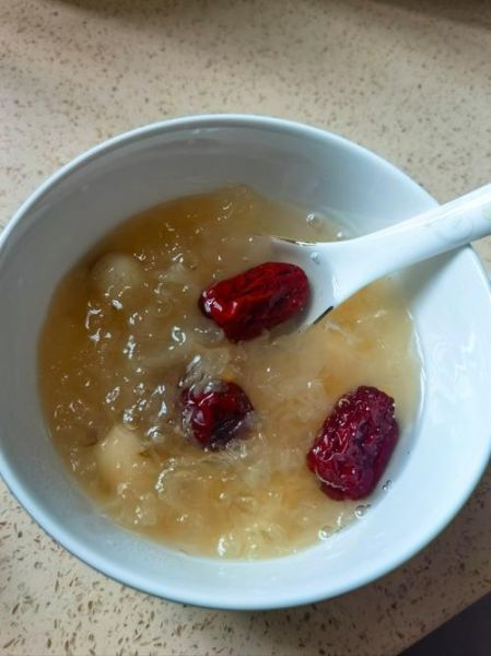 怎么熬银耳汤好喝_银耳汤怎么熬出胶-第2张图片-山城妙识