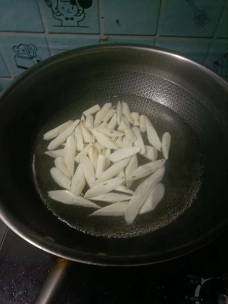 拔丝山药怎么做_拔丝山药王刚做法详解-第2张图片-山城妙识