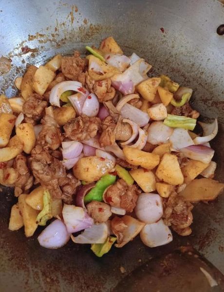 大盘鸡怎么做_大盘鸡家常做法简单易学-第1张图片-山城妙识