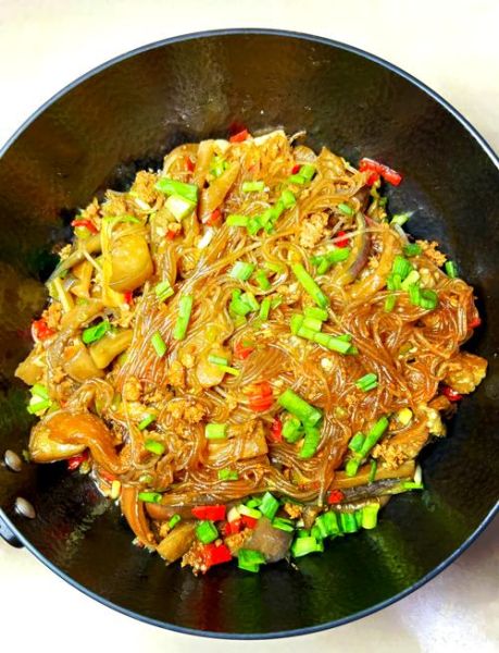 茄子粉条炖肉怎么做_茄子粉条炖肉家常做法-第2张图片-山城妙识