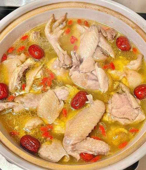 熬鸡汤需要放什么食材_鸡汤怎么炖才香-第1张图片-山城妙识