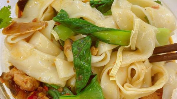 鸡丁烩面怎么做_鸡丁烩面家常做法-第1张图片-山城妙识 鸡丁烩面怎么做_鸡丁烩面家常做法-第1张图片-山城妙识