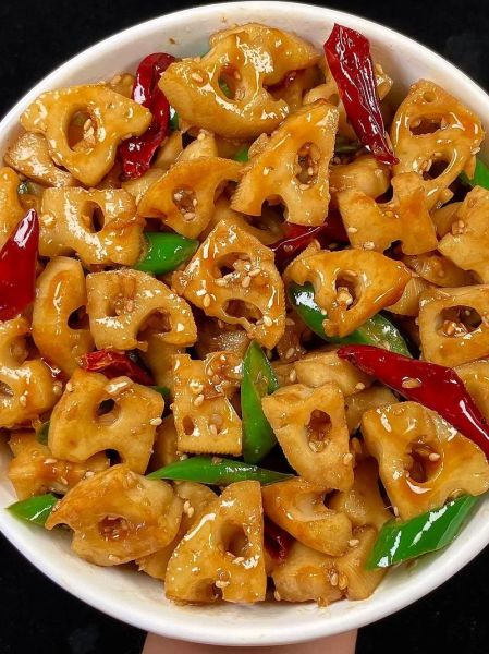 炒莲藕丁怎么做脆嫩_莲藕丁要不要焯水-第1张图片-山城妙识