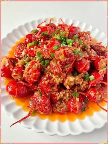 蒜蓉龙虾尾怎么做_蒜蓉龙虾尾做法窍门-第1张图片-山城妙识