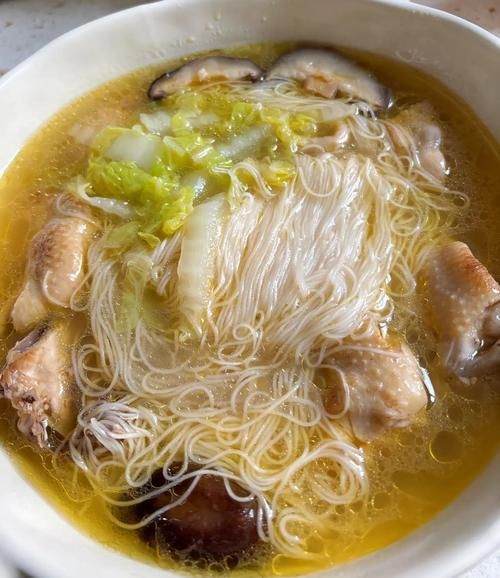 香菇鸡汤面怎么做好吃_家常做法-第1张图片-山城妙识 香菇鸡汤面怎么做好吃_家常做法-第1张图片-山城妙识
