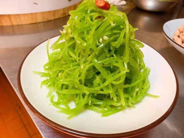 爽口莴笋丝怎么做好吃_莴笋丝凉拌技巧-第3张图片-山城妙识