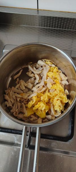 榆黄蘑炒鸡蛋怎么做_榆黄蘑炒鸡蛋家常做法-第2张图片-山城妙识 榆黄蘑炒鸡蛋怎么做_榆黄蘑炒鸡蛋家常做法-第2张图片-山城妙识