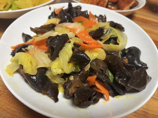 炒白菜片怎么炒好吃_炒白菜片的家常做法窍门-第1张图片-山城妙识