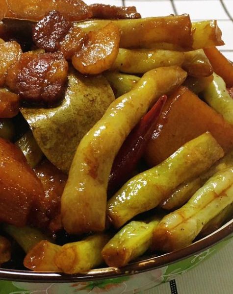 五花肉炖豆角土豆怎么做_五花肉炖豆角土豆先放什么-第2张图片-山城妙识