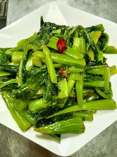 青笋叶子怎么炒好吃_青笋叶子凉拌做法-第2张图片-山城妙识 青笋叶子怎么炒好吃_青笋叶子凉拌做法-第2张图片-山城妙识