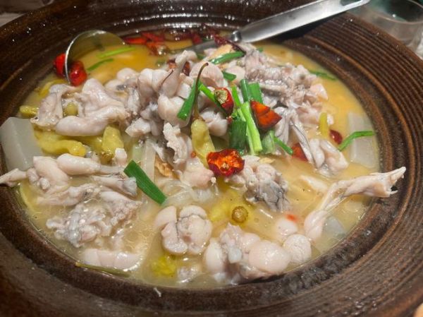 泡椒田鸡怎么做才嫩_泡椒田鸡热量高吗-第2张图片-山城妙识