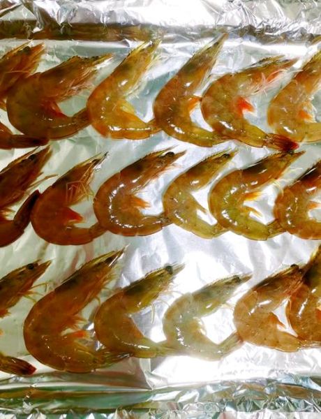 烤箱烤大虾温度和时间_烤箱烤大虾怎么烤才鲜嫩-第2张图片-山城妙识